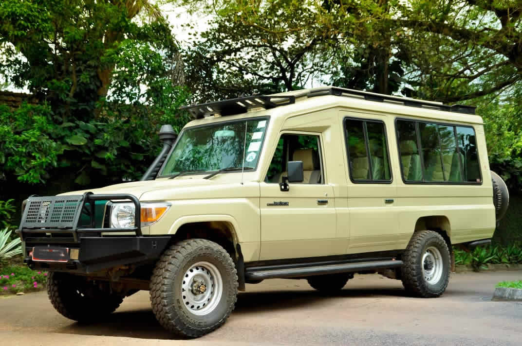 Our Guides and Vehicles - NGORONGORO TWIN PEAKS